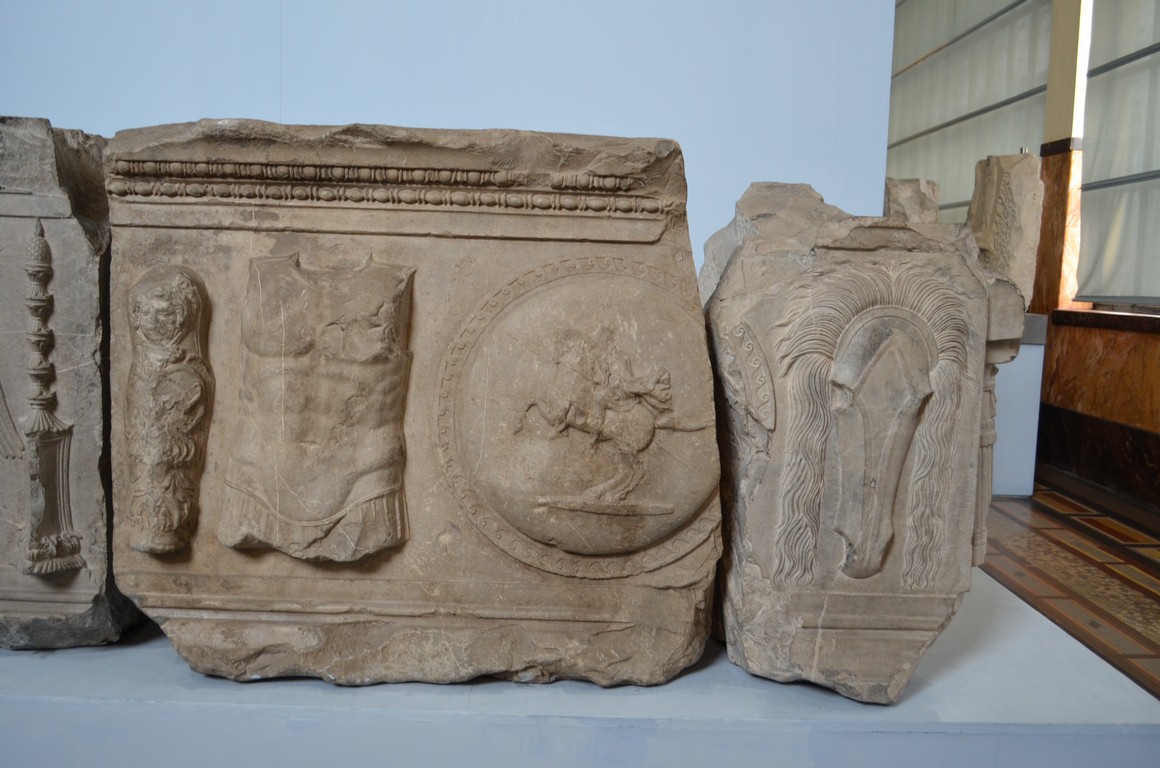 Horse and Rider on the Bocchus Monument – Liv Mariah Yarrow